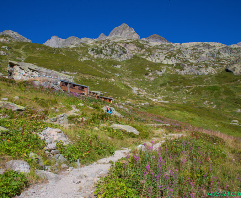 Le Mont Buet (3096m) par Vallorcine (village du Buet) - Alpes123
